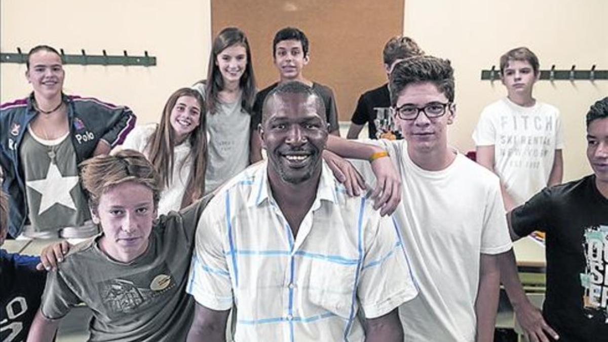 Nathan Higgs: «Enseñando inglés consigo seguir vinculado al básquet»