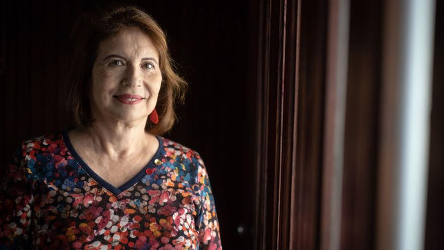 «Somos menos visibles, pues se asocia la profesión a los hombres»