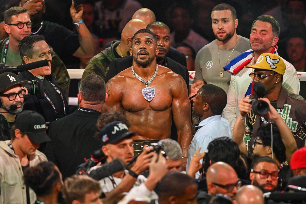 Anthony Joshua noquea a Jake Paul y gana el combate de boxeo de Netflix
