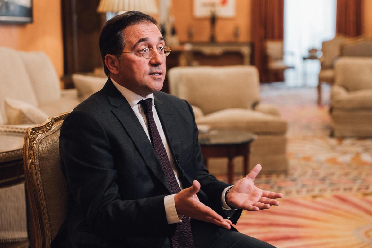 Albares: "He pedido a los embajadores defender con orgullo catalán ...