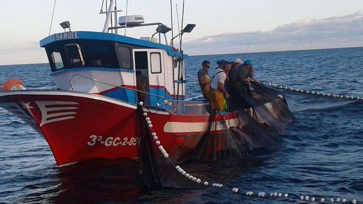 Los pescadores solicitan al Estado faenar en zonas especiales marinas ...