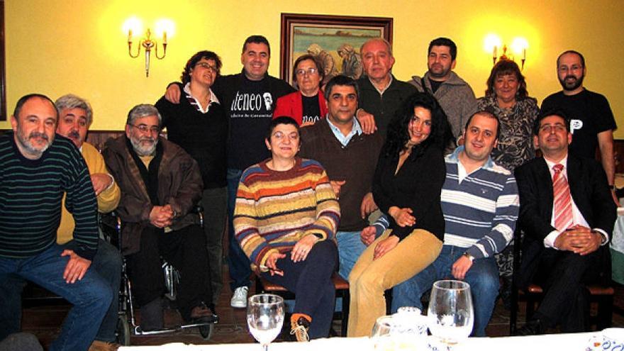 El doctor Pombo publica "Trazos sin rumbo", un ejercicio de reflexión ...