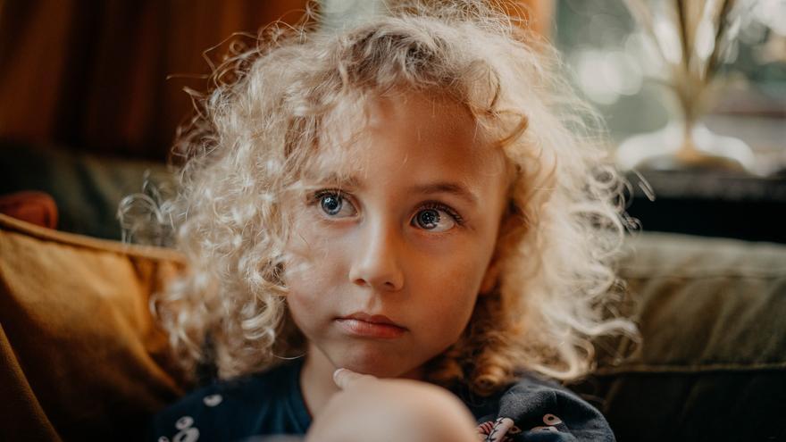 TRUCOS PEINAR PELO RIZO: ¿Qué es el síndrome del cabello impeinable? Lo ...