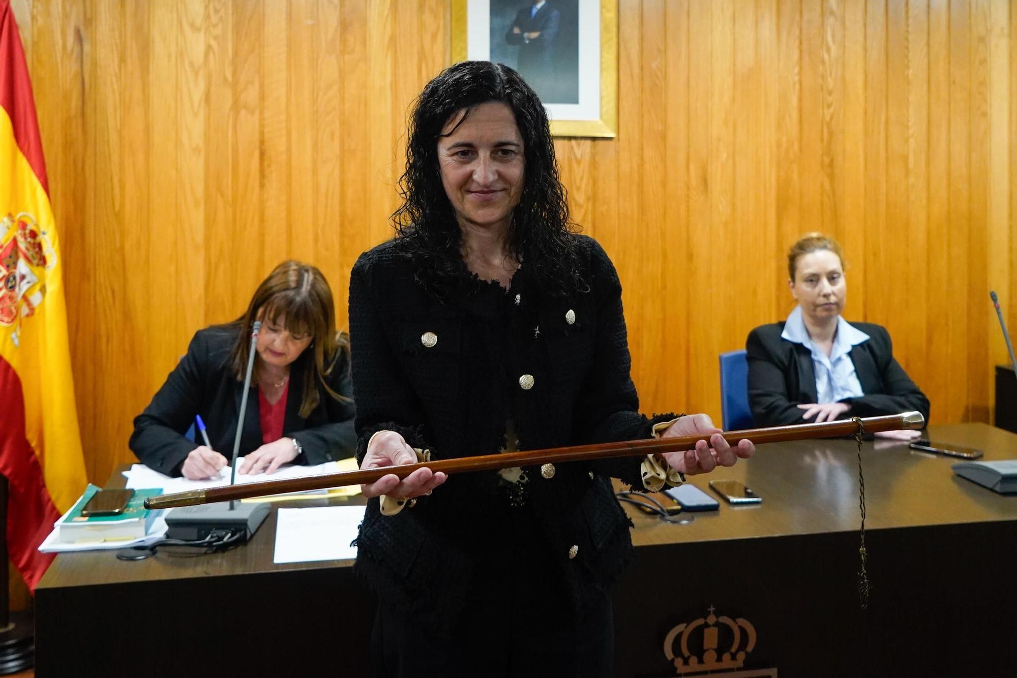 María Pan toma posesión como primera alcaldesa de Cambre