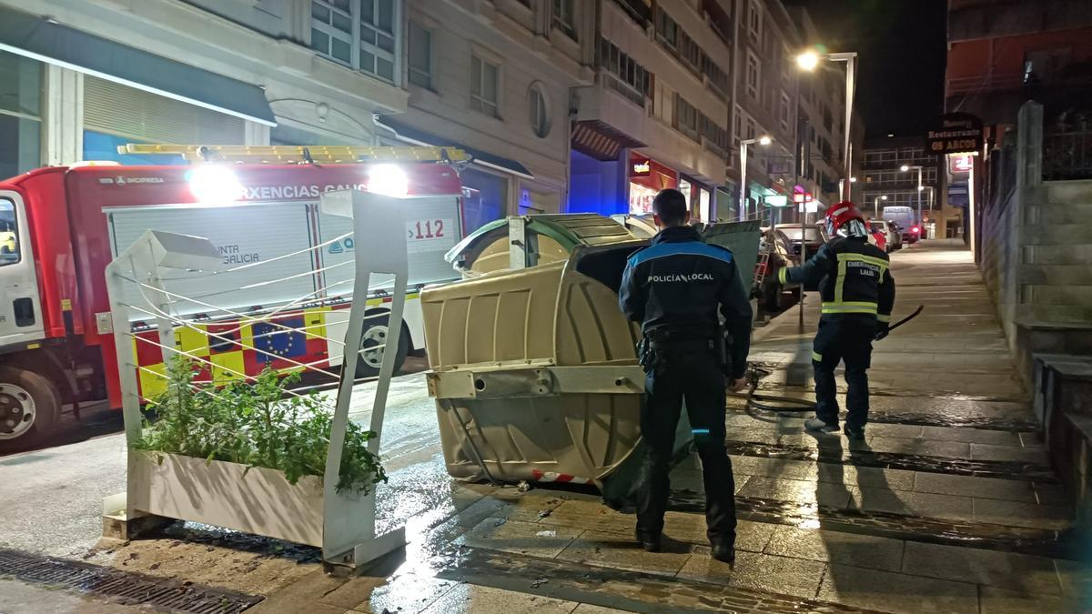 Arde un contenedor en la calle Calvo Garra de Lalín