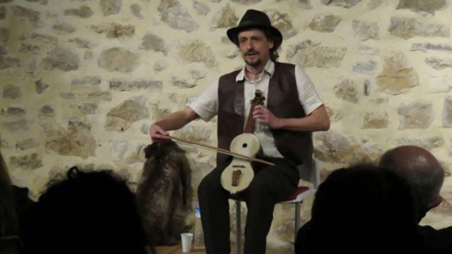 Carlos Alba prepara en la Laboral su nuevo proyecto, "Perendi" - La ...