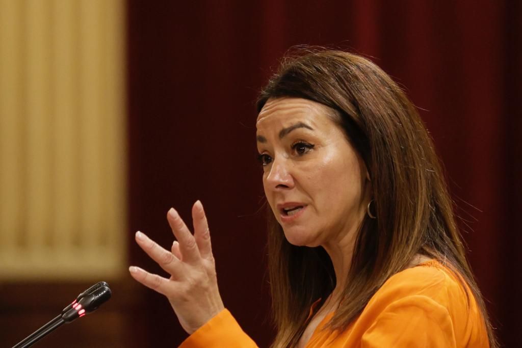 La consellera de Vivienda, Marta Vidal, en el pleno de este martes ...