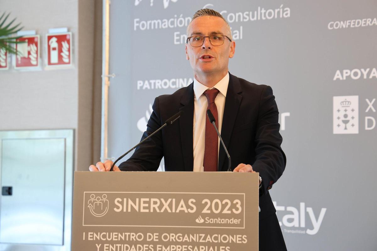 ALONDRAS FÚTBOL: Joaquín Dosil inicia las charlas para padres del Alondras
