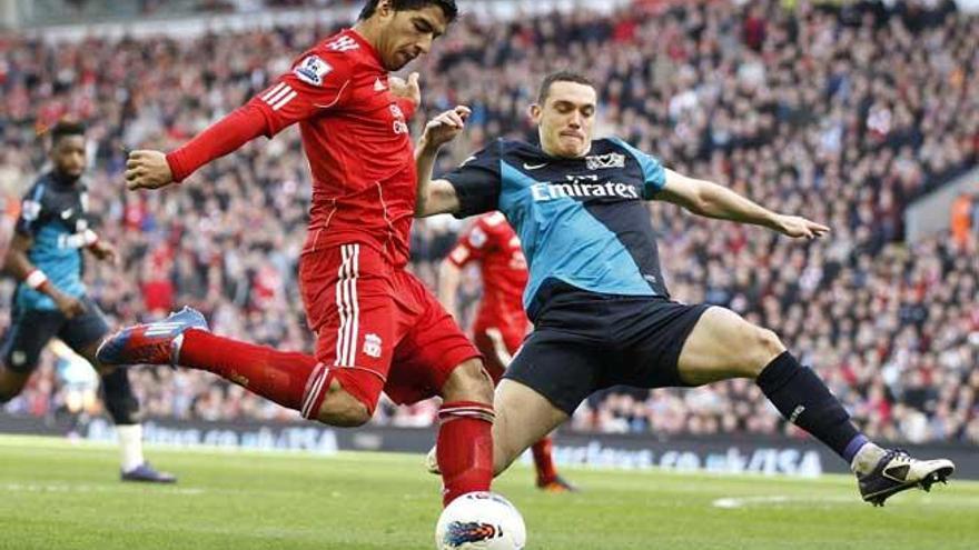 El Barcelona ficha al central Vermaelen por 19 millones