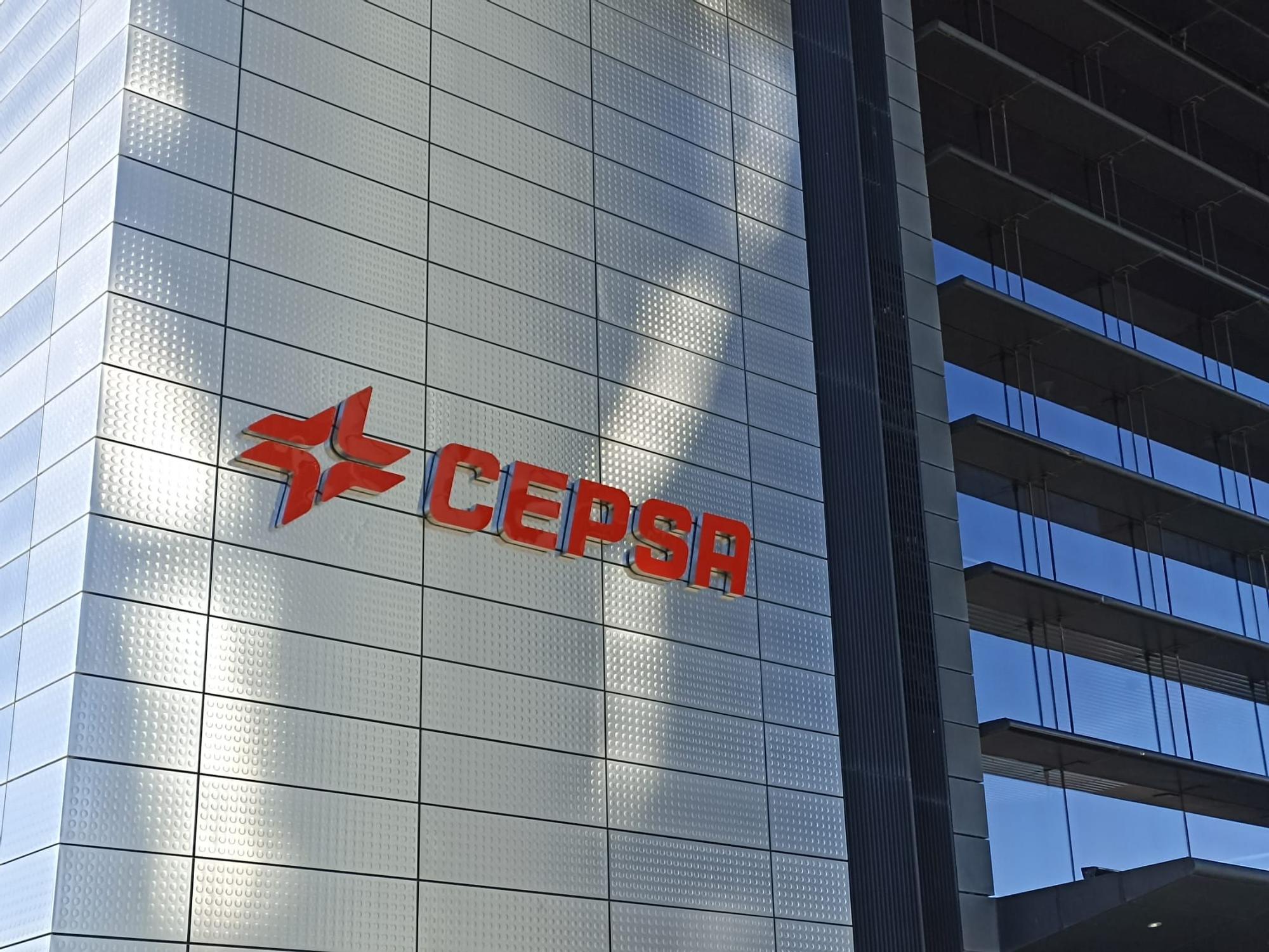 Cepsa duplica sus beneficios hasta septiembre y gana 982 millones