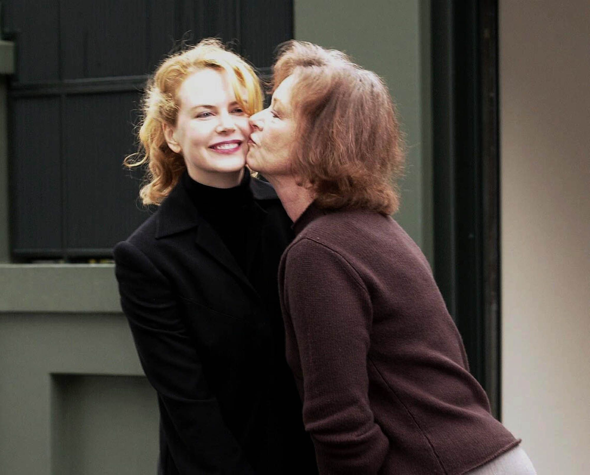 GESTOS NICOLE KIDMAN REAPARICIÓN PARÍS | Los gestos de Nicole Kidman en ...