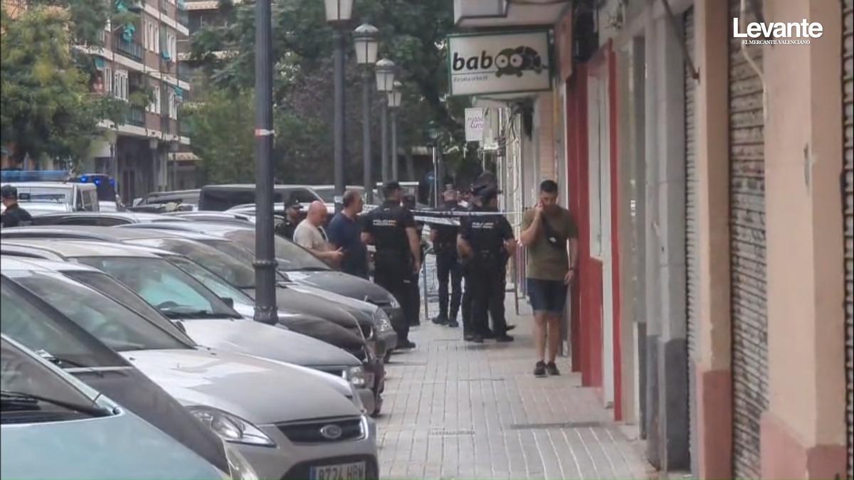 HOMBRE ABATIDO VALENCIA | Dos policias abaten a tiros a un hombre que estaba intentando ...