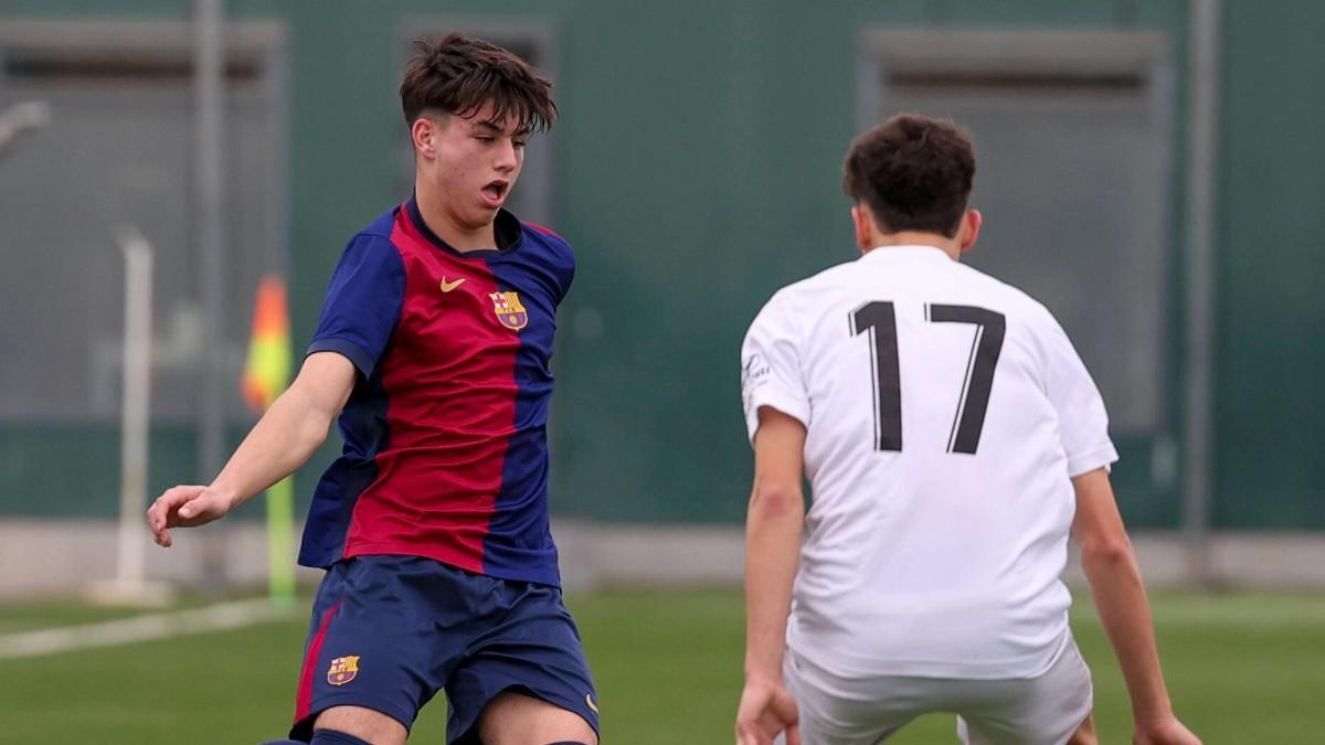 El Barça renueva a dos de los defensas más prometedores de La Masia