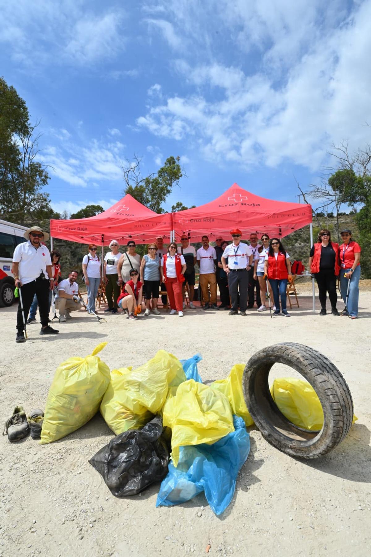 De ruedas a infinidad de plásticos: Cruz Roja retira 200 kilos de ...