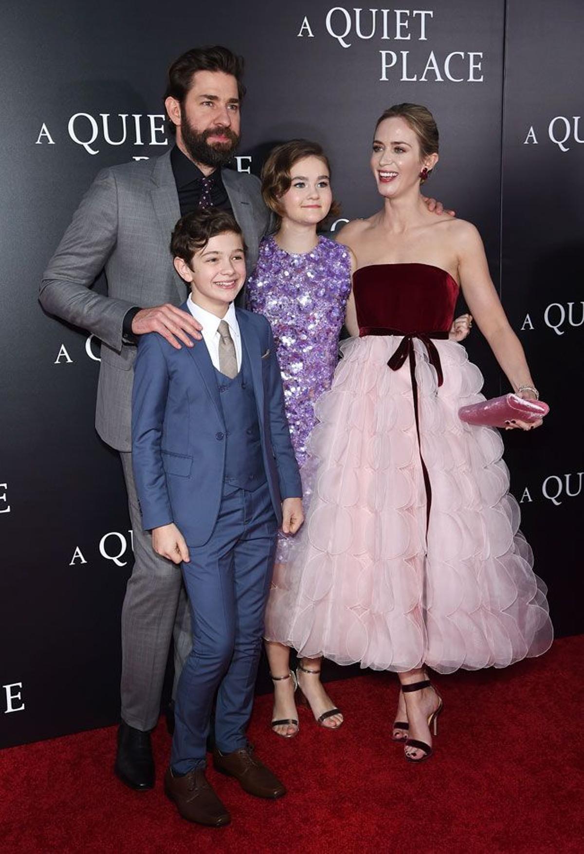 Emily Blunt y John Krasinski en el estreno de 'A quiet place' - Woman