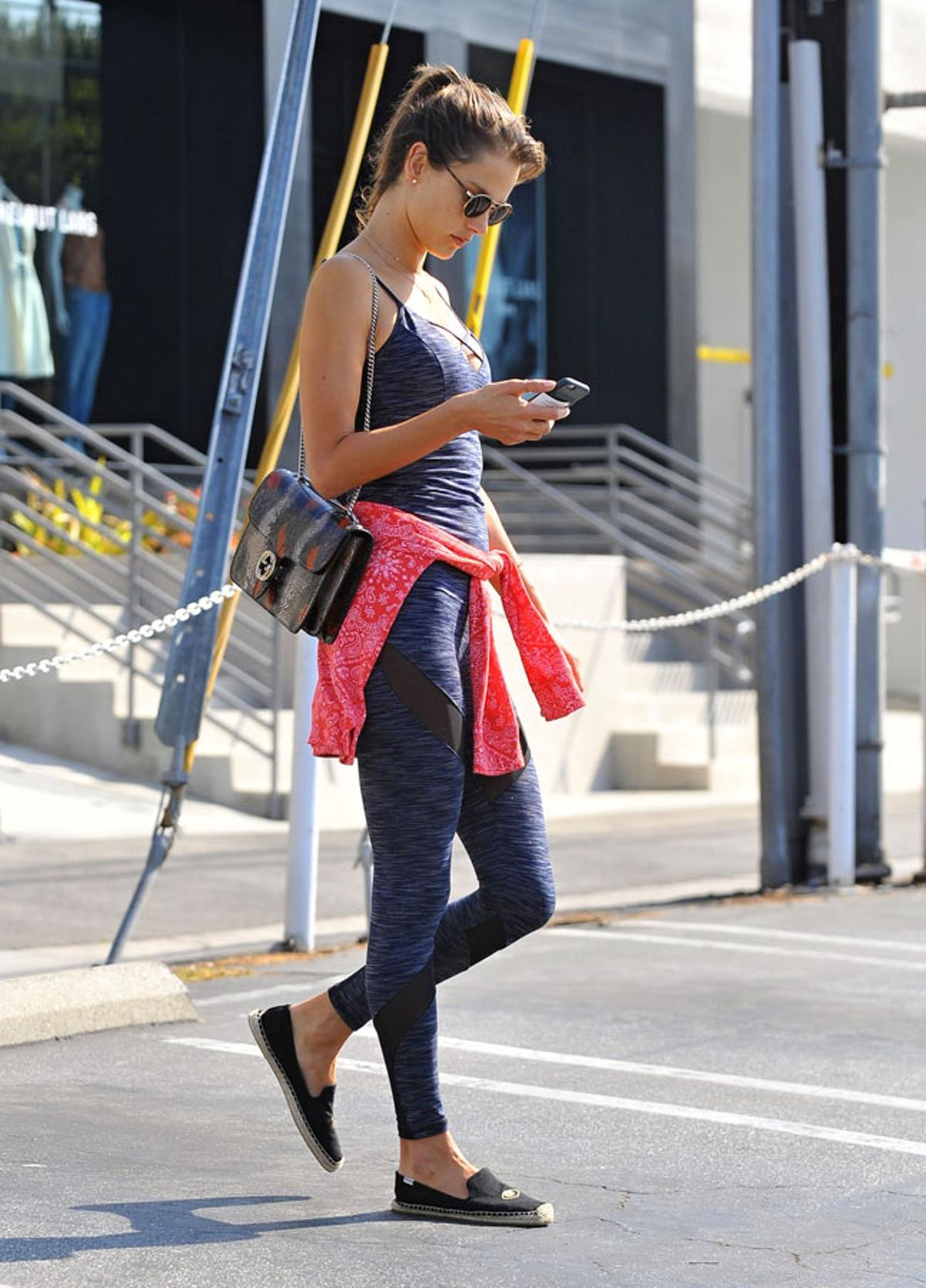 Alessandra Ambrosio perfecta para el gym