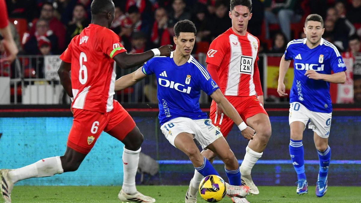 “No era falta, ¿eh? Chocaste con tu compi": la frase del árbitro con el ...