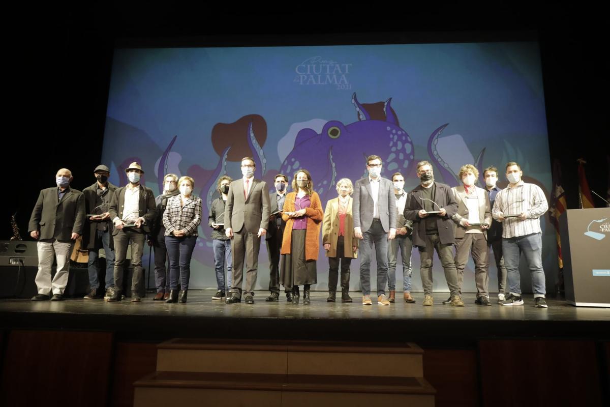 Los catalanes Antoni Arencón y Elm Puig, pemios novela y poesía Ciutat ...