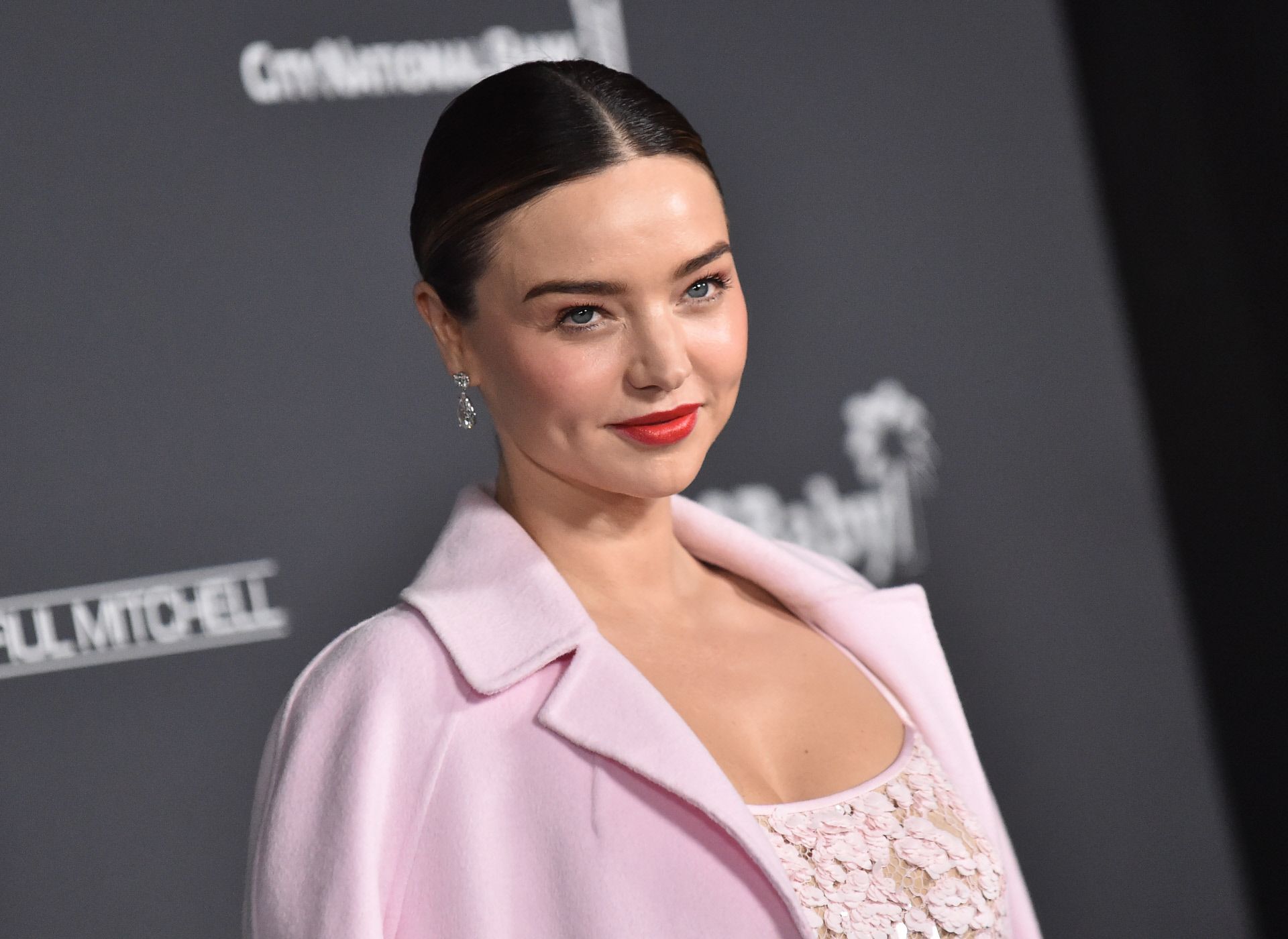 Cómo vestir elegante a los 40 años gracias a estos cinco básicos de ...