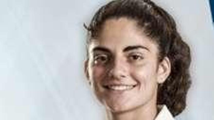 Patri López renueva y seguirá con ficha del filial