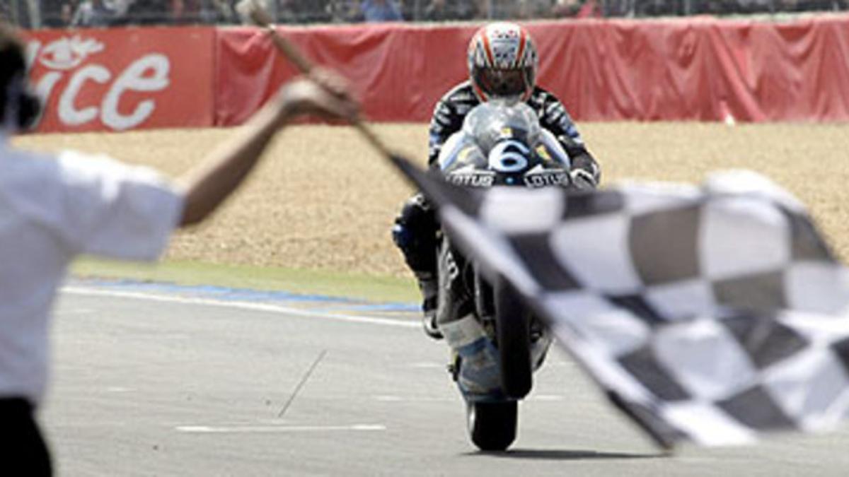 Debón gana en 250cc y logra primer gran premio de su carrera