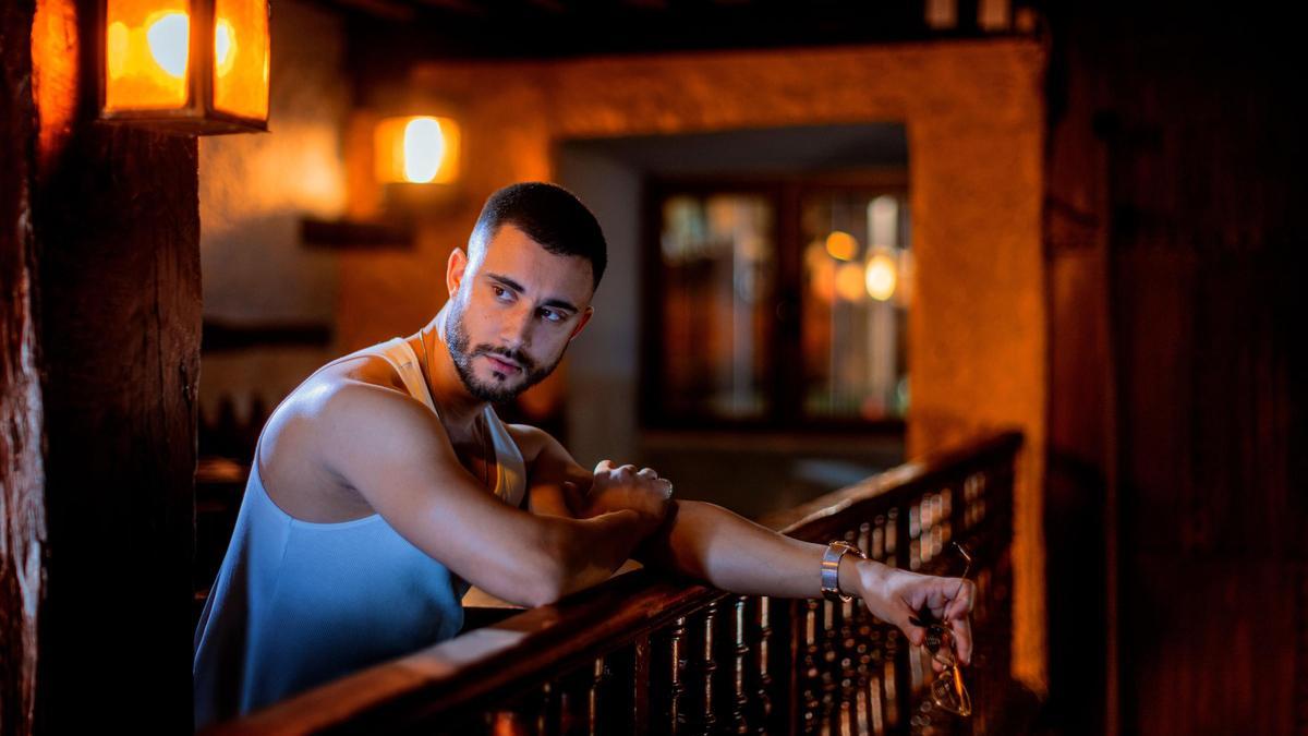 CANCIONES BENIDORM FEST: Así es 'Amor barato', la canción que el tinerfeño David Afonso quiere ...