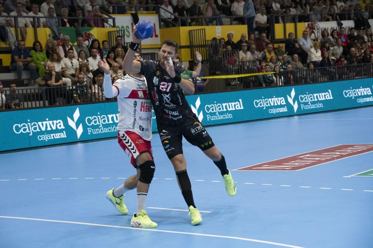 LIGA ASOBAL | Cruel castigo para un Ángel Ximénez que cede un empate ...