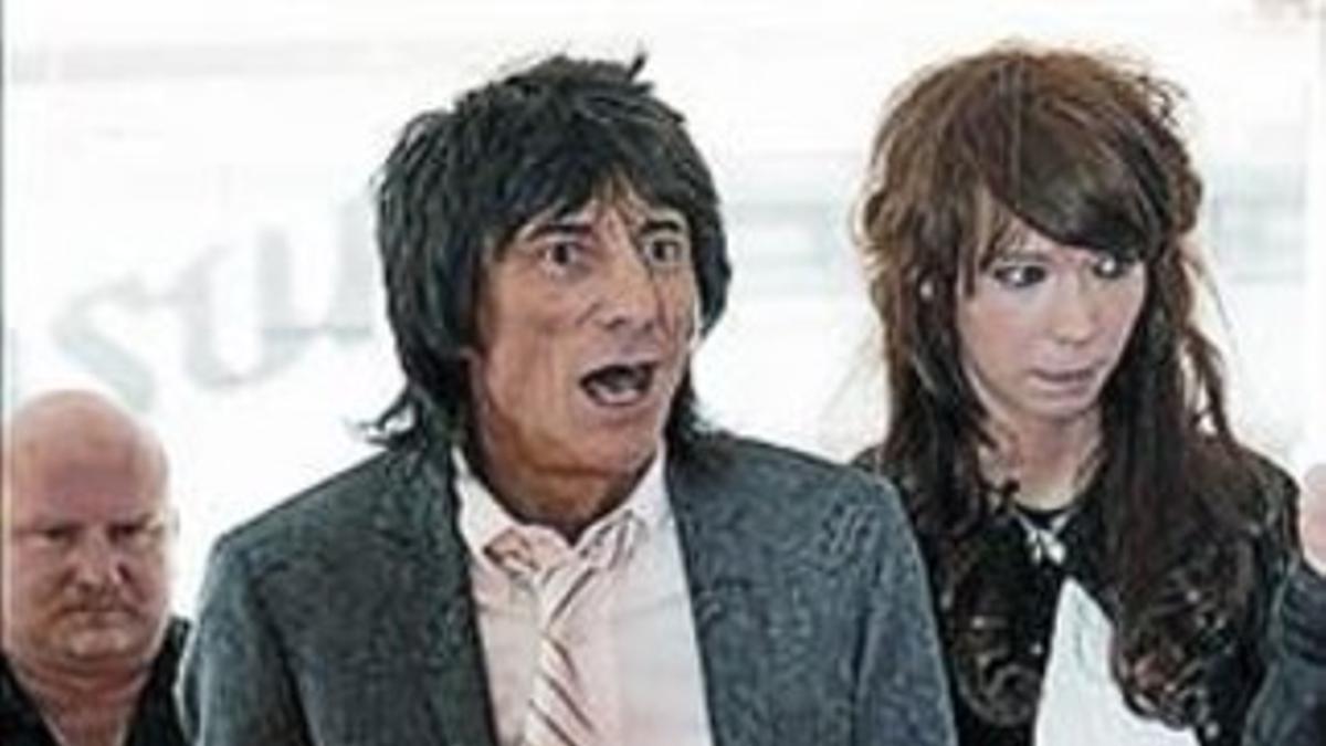 Ron Wood presenta a su novia de 20 años - El Periódico