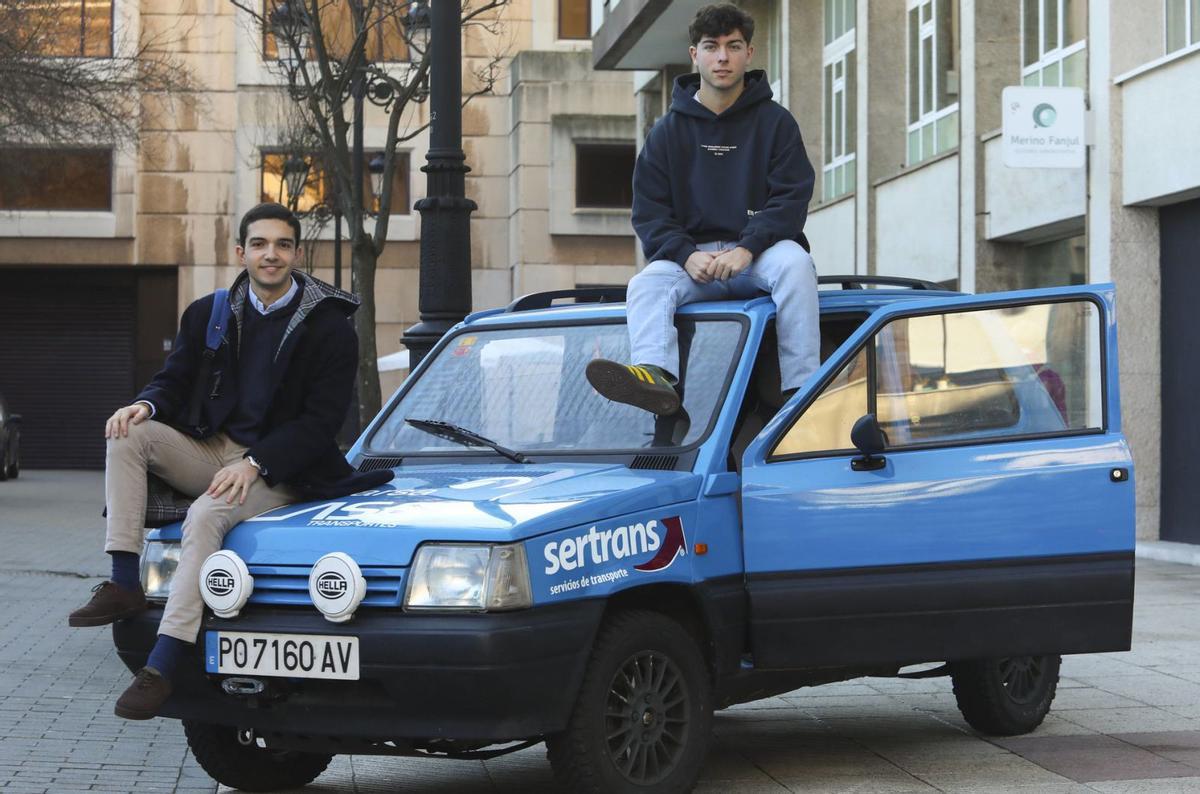 A Marruecos en un Marbella: la odisea (muy solidaria) de dos jóvenes ...