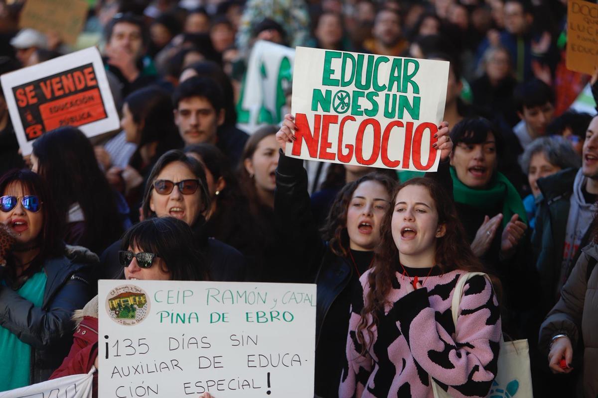 La escuela pública inunda las calles de Zaragoza en el último día de ...