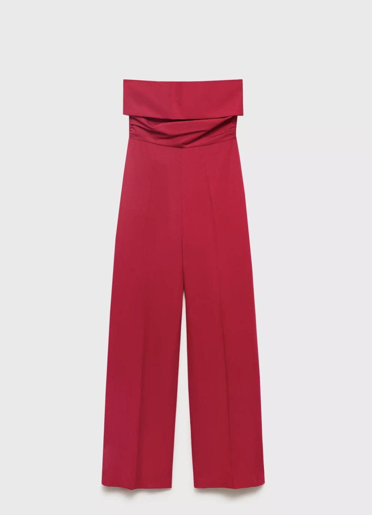 Furor entre invitadas de boda por este mono rojo de Mango Outlet que ...