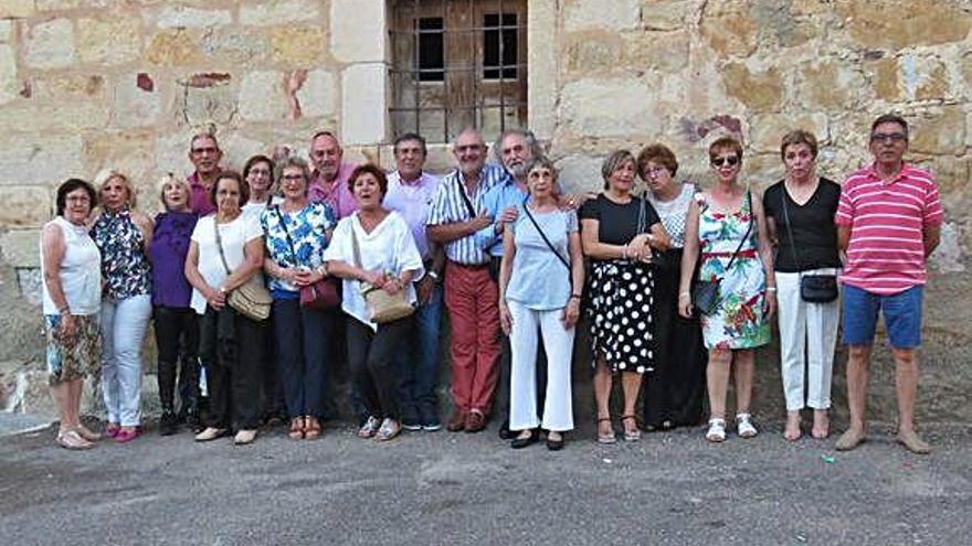 Los quintos de El Perdigón se volvieron a reunir para compartir vivencias - La Opinión de Zamora