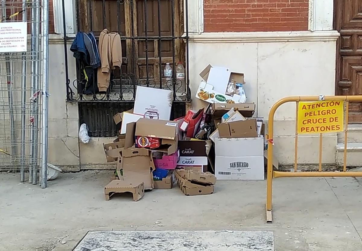 La recogida de cartón comercial de Priego se amplía a 5 días
