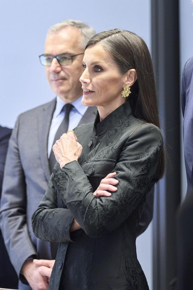 FELIPE LETIZIA SAN VALENTÍN BARCELONA | Letizia espectacular con traje ...