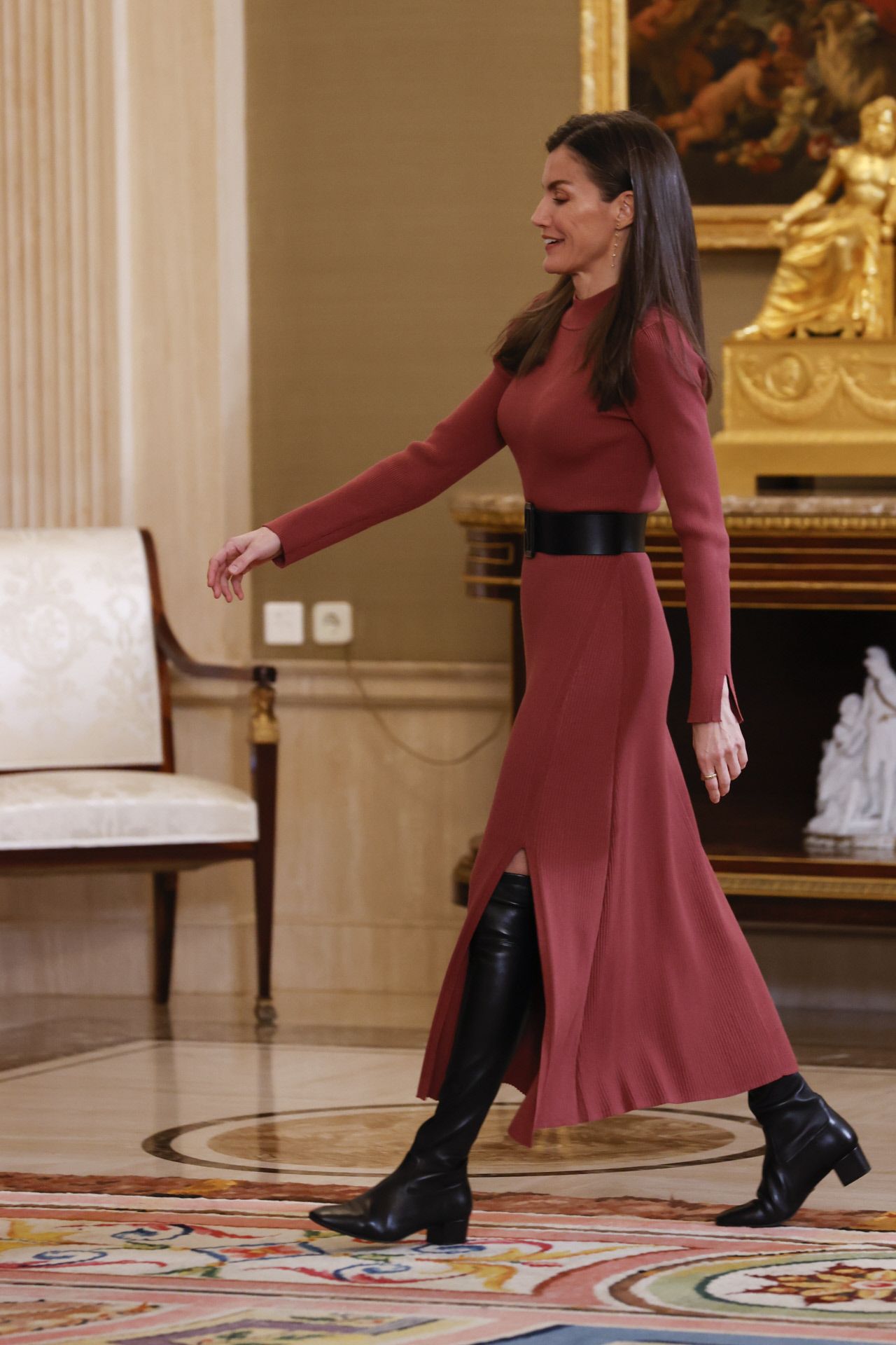 REINA LETIZIA HOY | La reina Letizia tiene el look perfecto para ir a ...