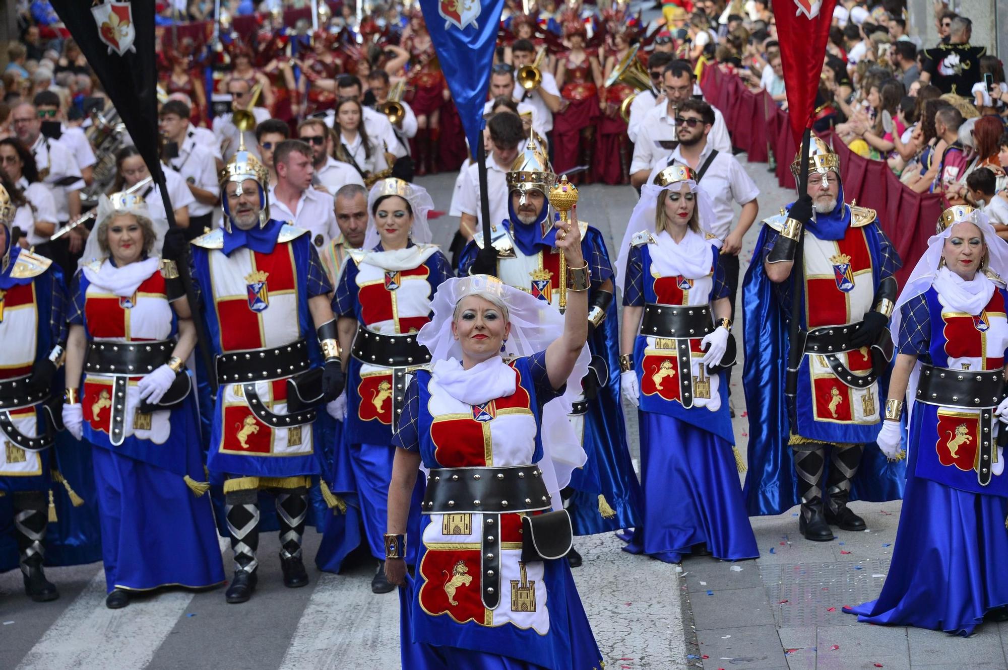 MOROS Y CRISTIANOS ELDA | Espectacular Entrada Cristiana deslumbra Elda