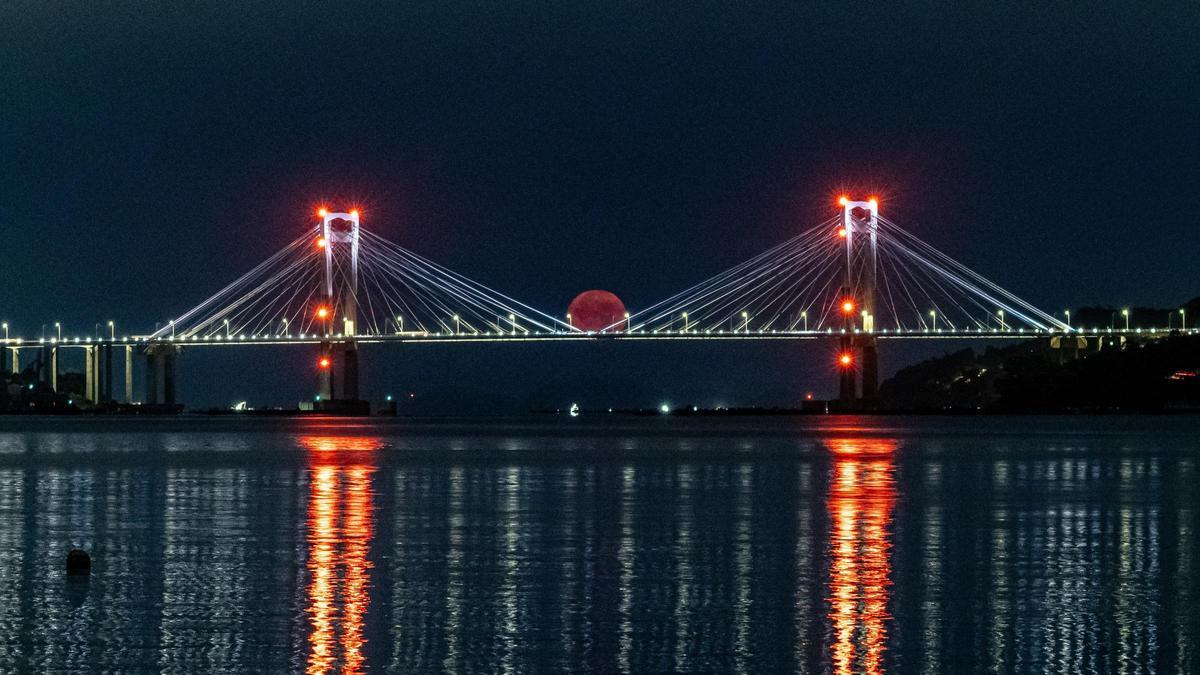 Superluna de esturión: dónde, cómo y cuándo ver la luna azul en Galicia