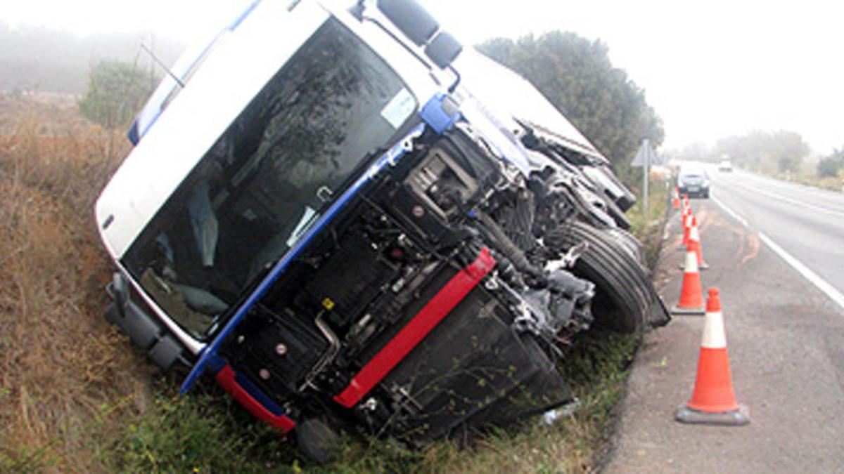 Un choque entre dos camiones provoca 13 kilómetros de retenciones - El ...