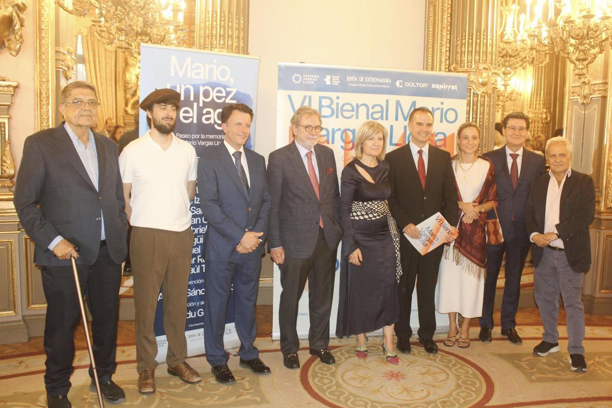 La VI Bienal Mario Vargas Llosa aterriza en Cáceres