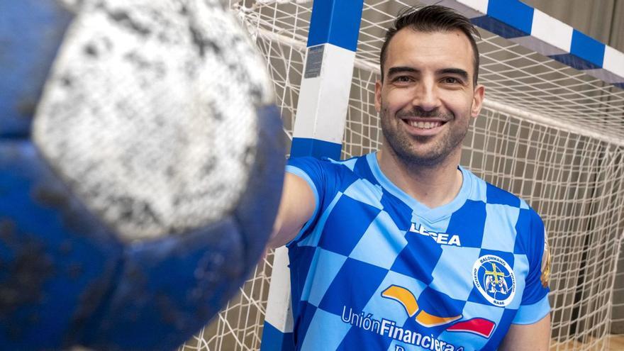 Carlos Ruesga. Nuevo jugador del Unión Financiera Balonmano Base Oviedo ...