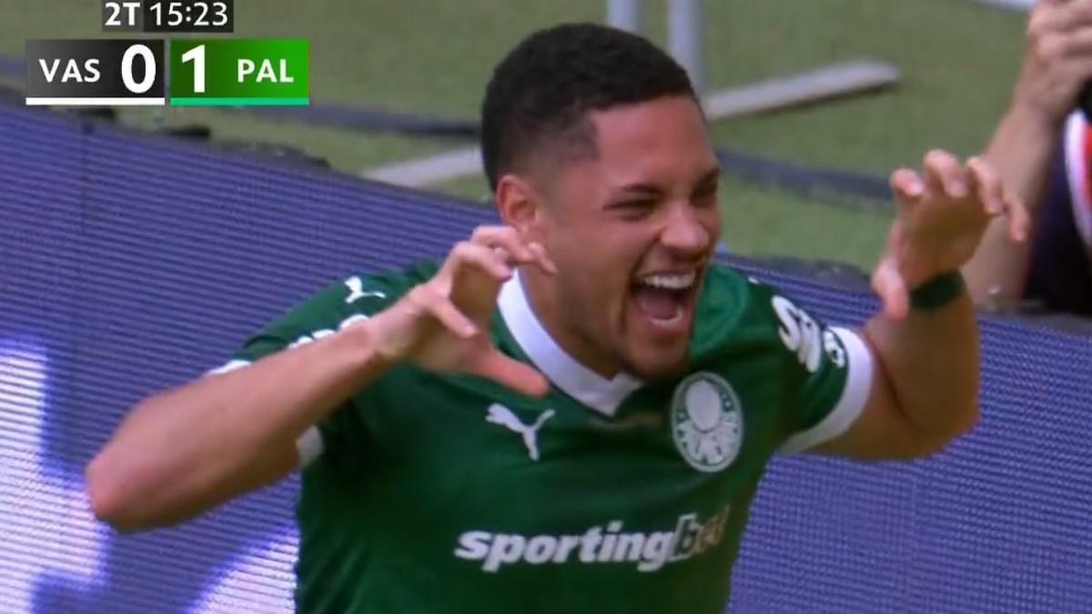 Vitor Roque marca su primer gol con el Palmeiras tras más de 900 minutos de sequía