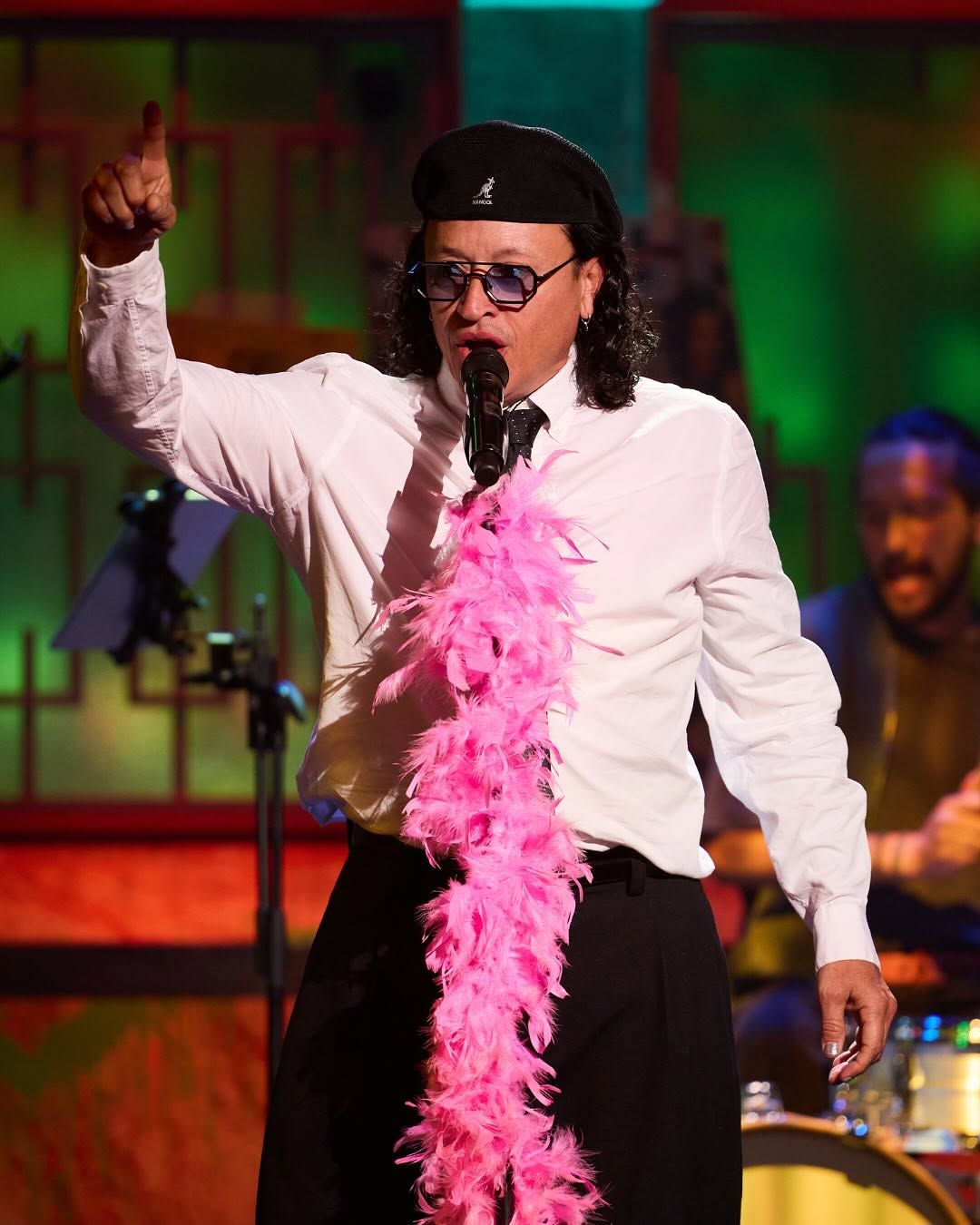 ELVIS CRESPO | Quién es Elvis Crespo, el cantante que ha cambiado el ...