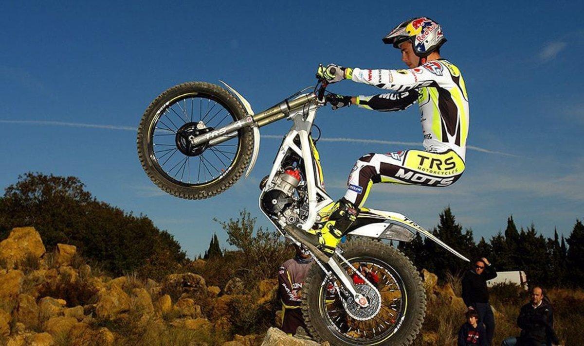 Adam Raga repite victoria y afianza el liderato