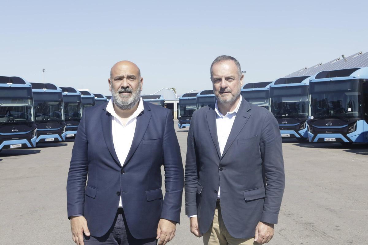 La EMT y el alcalde de Palma presentan nuevos autobuses eléctricos en ...