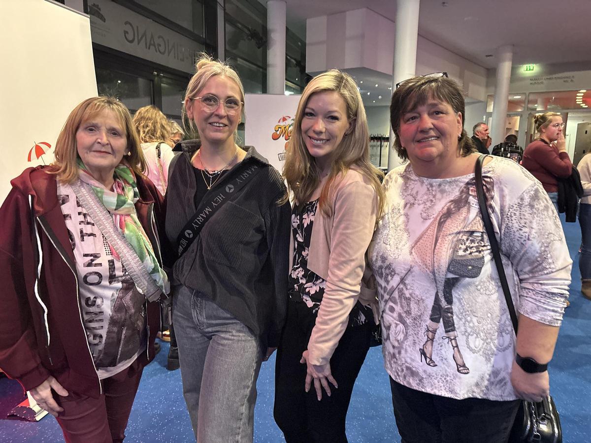 "Verpisst euch in die Pause": Was wirklich beim Ballermann-Musical in ...