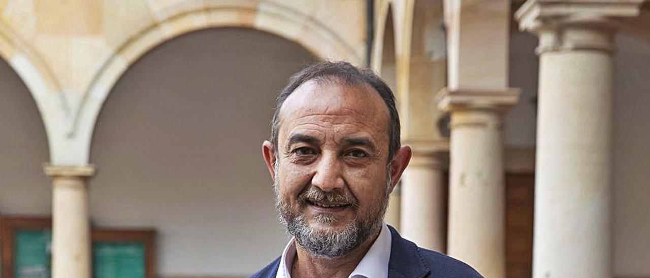 “Urge cambiar el modelo de atención a los mayores, no se les puede ...