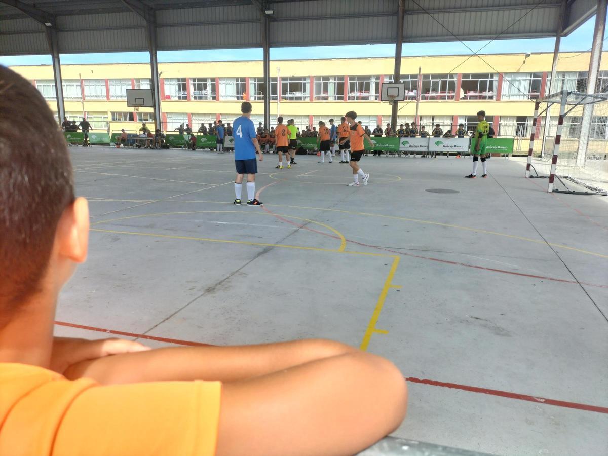 Luarca golea por la escuadra: el campeonato de fútbol sala de base más ...