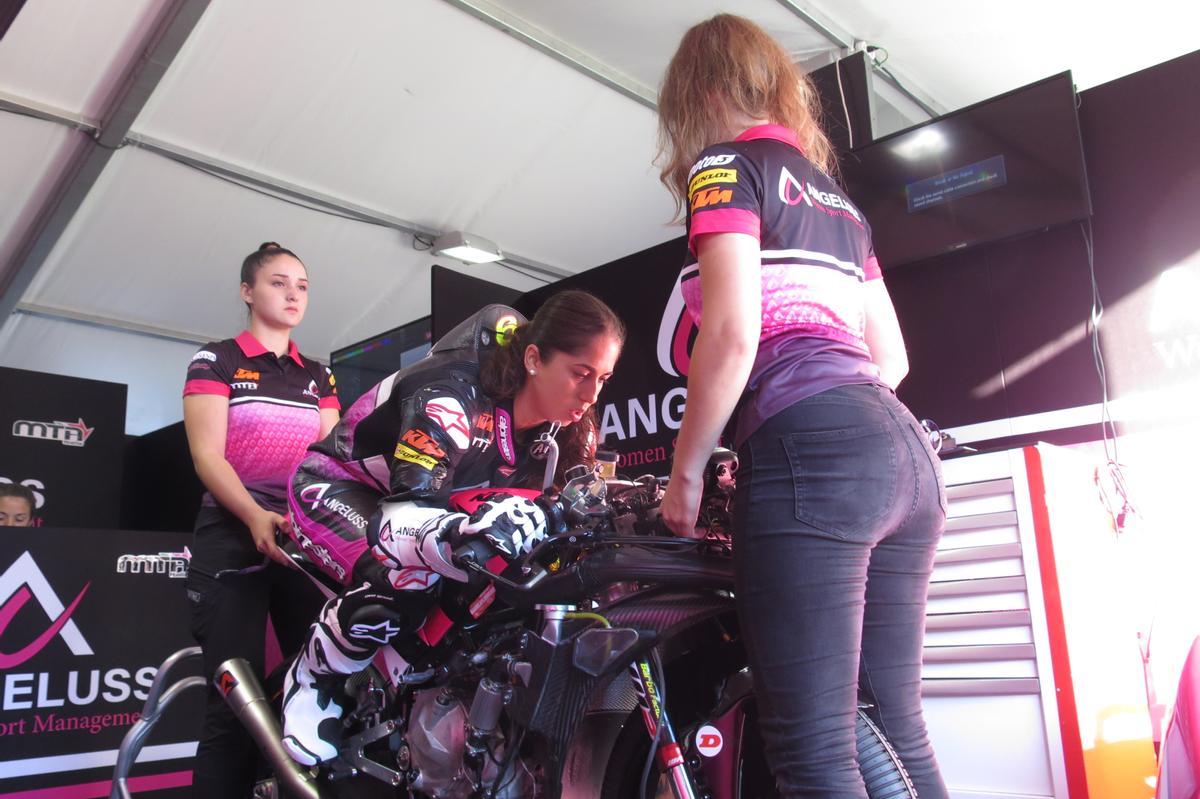 María Herrera lidera el primer equipo totalmente femenino del Mundial ...