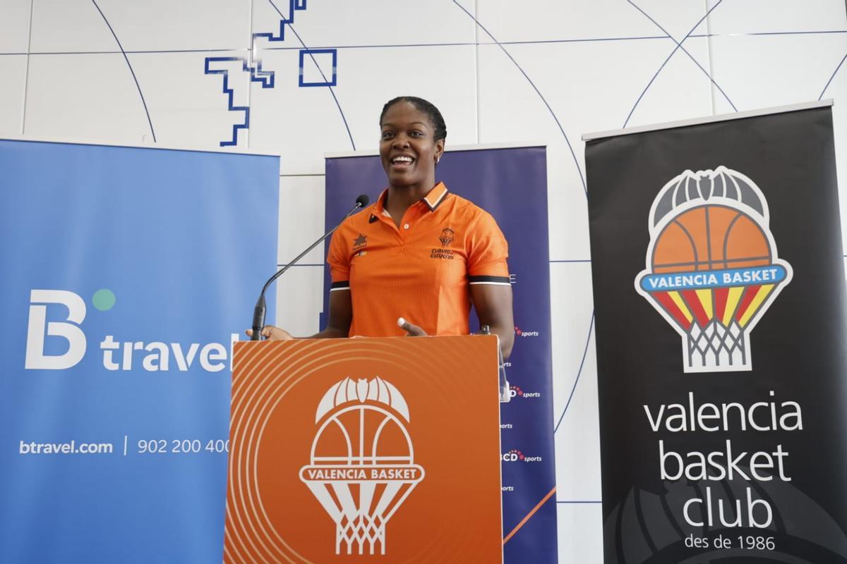 Nadia Fingall: "Desde que me fui, mi objetivo ha sido volver a Valencia"