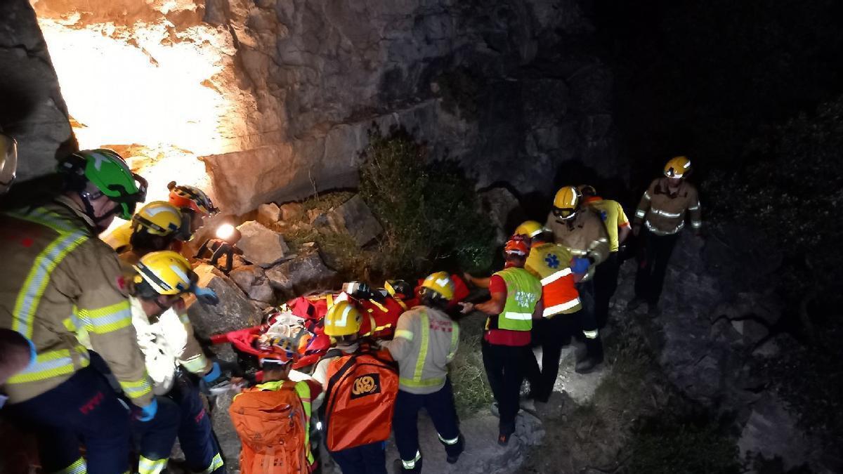 Herido un hombre al caer doce metros desde un sendero de Cornudella de ...